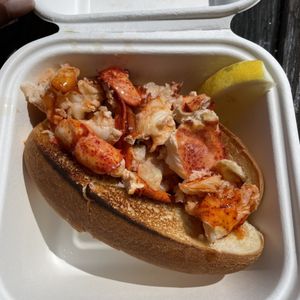MENEMSHA FISH MARKET - 283 Photos & 124 Reviews - 54 Basin Rd, Chilmark ...
