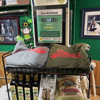 DEE’S DELI - Updated December 2025 - 99 Photos & 164 Reviews - 1296 ...