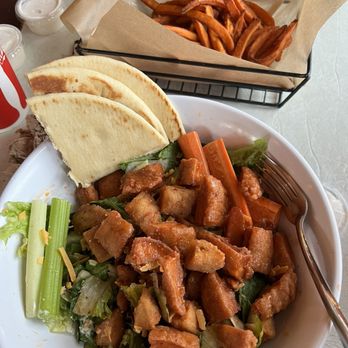 THE HITCH BURGER GRILL - RANCHO CUCAMONGA - Updated August 2024 - 203 ...