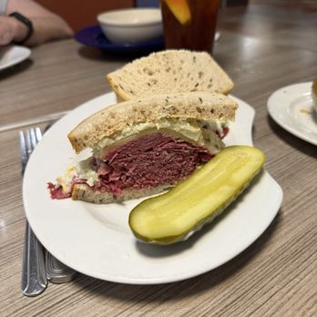 SIMON’S RESTAURANT & DELI - Updated December 2025 - 88 Photos & 142 ...