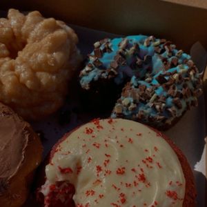 THE DONUTTERY - 4718 Photos & 4311 Reviews - Donuts - 17420 Beach Blvd ...