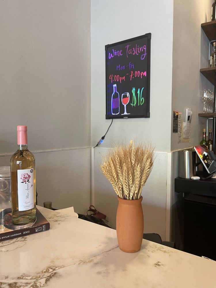 IMPORTANTE BODEGA BAR - Updated August 2024 - 32 Photos & 17 Reviews ...