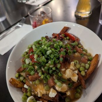 POUTINEVILLE - Updated December 2025 - 677 Photos & 653 Reviews - 1365 ...