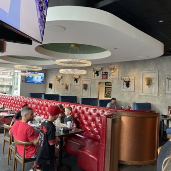 BOURBONS CRAFT KITCHEN AND BAR - Updated March 2025 - 94 Photos & 44 ...