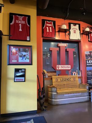 LEGENDZ SPORTS BAR & GRILL - Updated March 2025 - 63 Photos & 121 ...