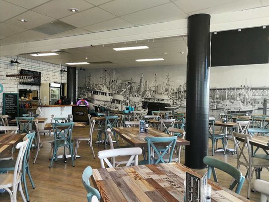 SEAFOOD TOWN - Updated October 2025 - 26 Oxley Ave, Woody Point ...