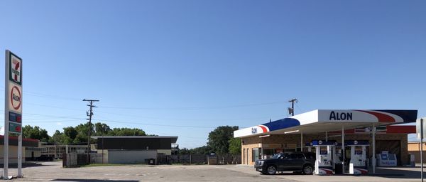 ALON 7 ELEVEN - Updated December 2024 - 513 E Commerce, Brownwood ...