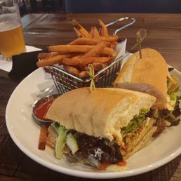 THREE ROSES TAVERN - Updated January 2026 - 78 Photos & 63 Reviews ...