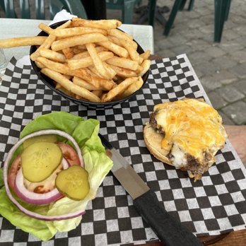 BULLSEYE SALOON - Updated December 2025 - 55 Photos & 65 Reviews ...