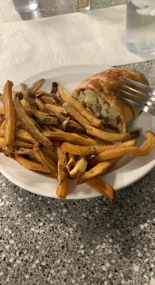 WHITE PINES YOOPER DINER - Updated December 2025 - 35409 Mall Cir Dr ...