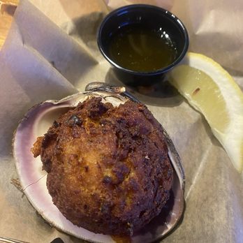 LEESIDE PUB - Updated December 2025 - 10 Photos & 14 Reviews - 29 ...