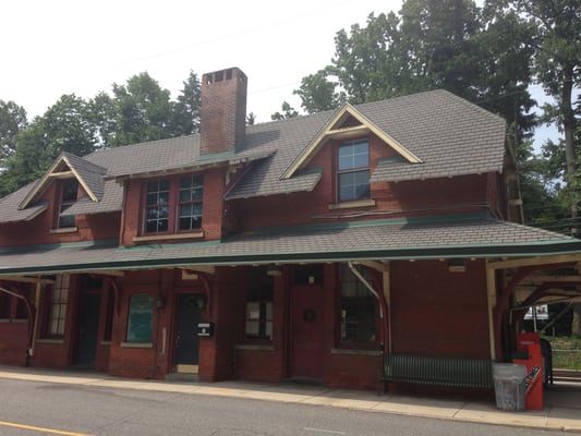 WALLINGFORD SEPTA REGIONAL RAIL STATION - 107 E Possum Hollow Rd ...