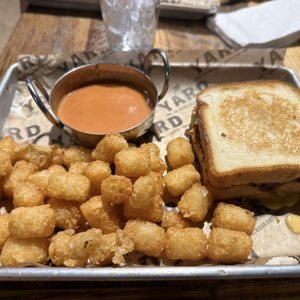 THE GRUMPY BEAVER PUB - Updated April 2025 - 42 Photos & 40 Reviews ...