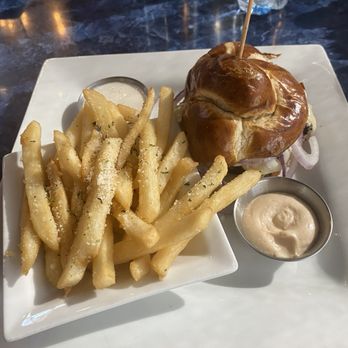 BLU BURGER GRILLE - Updated May 2025 - 190 Photos & 397 Reviews - 32409 ...