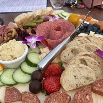 7 VINES VINEYARD - Updated July 2024 - 143 Photos & 49 Reviews - 101 ...