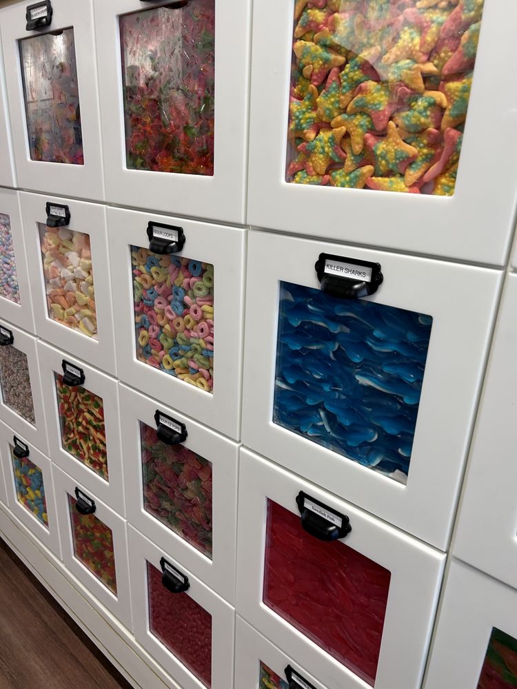 OMG CANDY STORE- SAVANNAH - Updated August 2025 - 23 Photos - 21 E ...