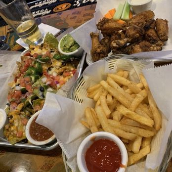 CARPOOL - Updated January 2026 - 65 Photos & 165 Reviews - 208 Elden St ...