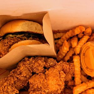 MAIN CHICK HOT CHICKEN - 621 Photos & 375 Reviews - 4705 Clairemont Dr ...