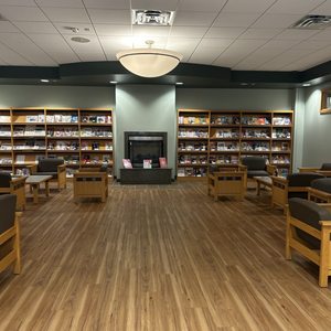 THE SMITHTOWN LIBRARY - Updated October 2025 - 15 Photos - 1 N Country ...