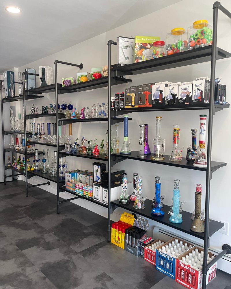 SMOKEY BEAR SMOKE SHOP - 255 Main St, Hackettstown, New Jersey ...