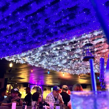 SWIZZLE INN - Updated May 2025 - 104 Photos & 209 Reviews - 5835 N 16th ...