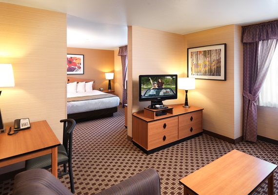 CRYSTAL INN HOTEL & SUITES MIDVALLEY - Updated July 2025 - 59 Photos ...