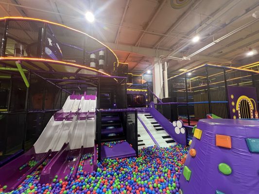 GO PLAY! - Updated October 2025 - 22 Photos & 16 Reviews - 140 Long Rd ...