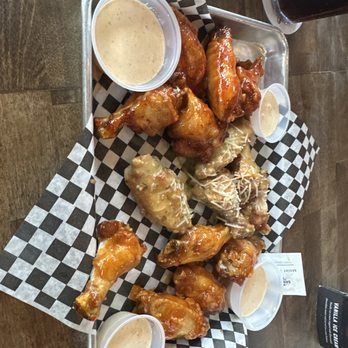 BUSH LEAGUE BAR AND GRILL - Updated December 2025 - 57 Photos & 34 ...