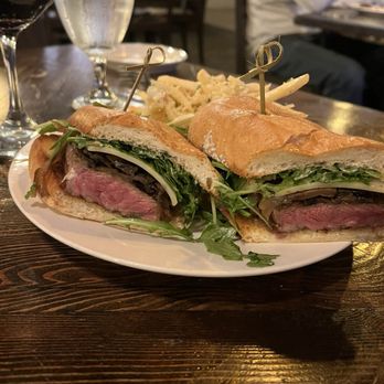 HOOD SUPPLY CO BAR AND GRILL - Updated March 2025 - 97 Photos & 61 ...