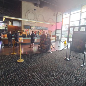 AMC CLASSIC MILL PLAIN 8 - Updated March 2025 - 38 Photos & 57 Reviews ...