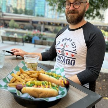 LIZZIE MCNEILL’S IRISH PUB - Updated December 2025 - 196 Photos & 338 ...