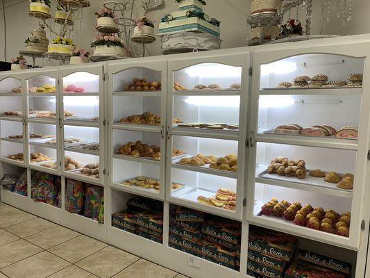 NAVA’S BAKERY PANADERIA Y PASTELERIA - Updated October 2025 - 1000 ...
