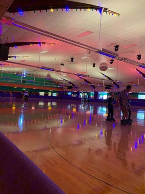 RIVERSIDE ARENA - 20 Photos & 40 Reviews - 36635 Plymouth Rd, Livonia ...