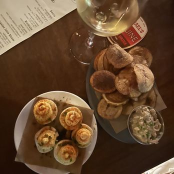 MICHAEL’S GENUINE FOOD & DRINK - 2706 Photos & 1938 Reviews - 130 NE ...