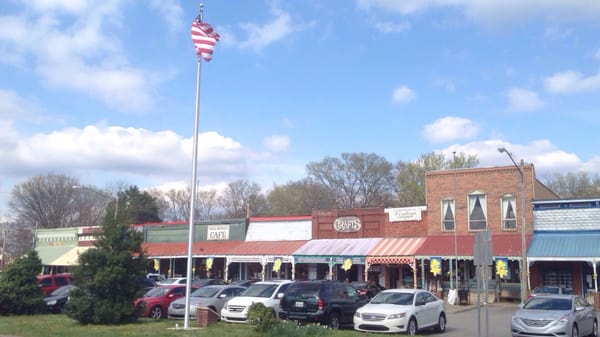 HISTORIC BELL BUCKLE - Updated October 2025 - 38 Photos - 16 Railroad ...