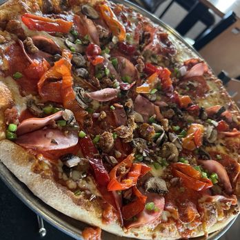 SAWMILL PIZZA & TAPHOUSE - Updated January 2025 - 46 Photos & 76 ...