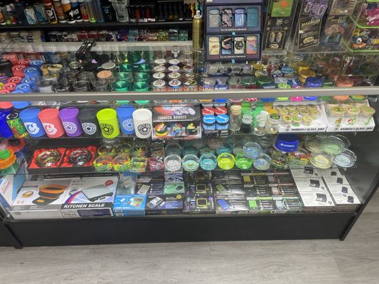 PLUTO SMOKE SHOP - Updated October 2024 - 18 Photos - 1112 W 6th St ...