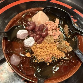 FENG HOTPOT - Updated December 2025 - 75 Photos & 28 Reviews - 1310 ...