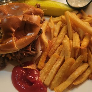 9FIVE KITCHEN AND BAR - 6075 Belle Grove Rd, Baltimore, Maryland - Beer ...
