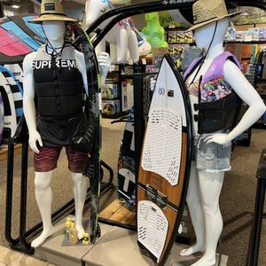 REI - Updated October 2025 - 10 Photos - 21201 Nebraska Crossing Dr ...