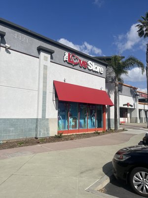 THE LOVE STORE - Updated December 2024 - 22 Photos & 53 Reviews - 4421 ...