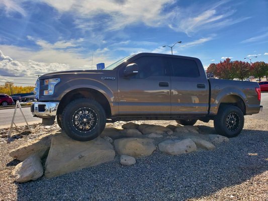 AUTOMAX TRUCK & CAR CENTER - Updated August 2025 - 42 Photos & 18 ...