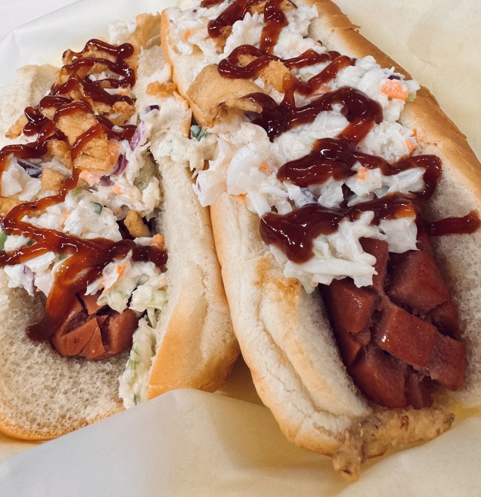 J’S DOG HOUSE - Updated November 2024 - 16 Photos - Marietta, Ohio ...