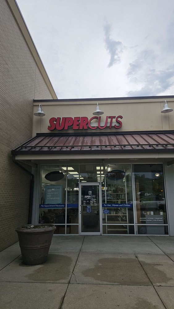 SUPERCUTS - Updated November 2025 - 10 Photos & 26 Reviews - 800 Denow ...