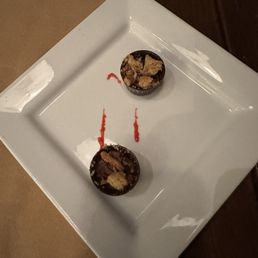 LOCALS - Updated December 2025 - 86 Photos & 115 Reviews - 1760 ...