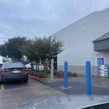 WALMART AUTO CARE CENTERS - Updated July 2025 - 10411 N Freeway 45 ...