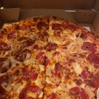 LW PIZZA - Updated May 2025 - 313 Photos & 472 Reviews - 2201 N ...