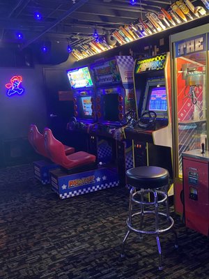 DOUBLE TAP BEERCADE - 16 Photos - 121 E College St, Iowa City, Iowa ...