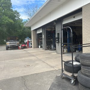 FIRESTONE COMPLETE AUTO CARE - Updated November 2024 - 46 Reviews - 136 ...