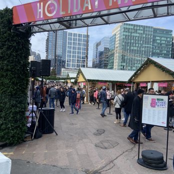 THE HOLIDAY MARKET AT SNOWPORT - Updated December 2025 - 71 Photos & 12 ...